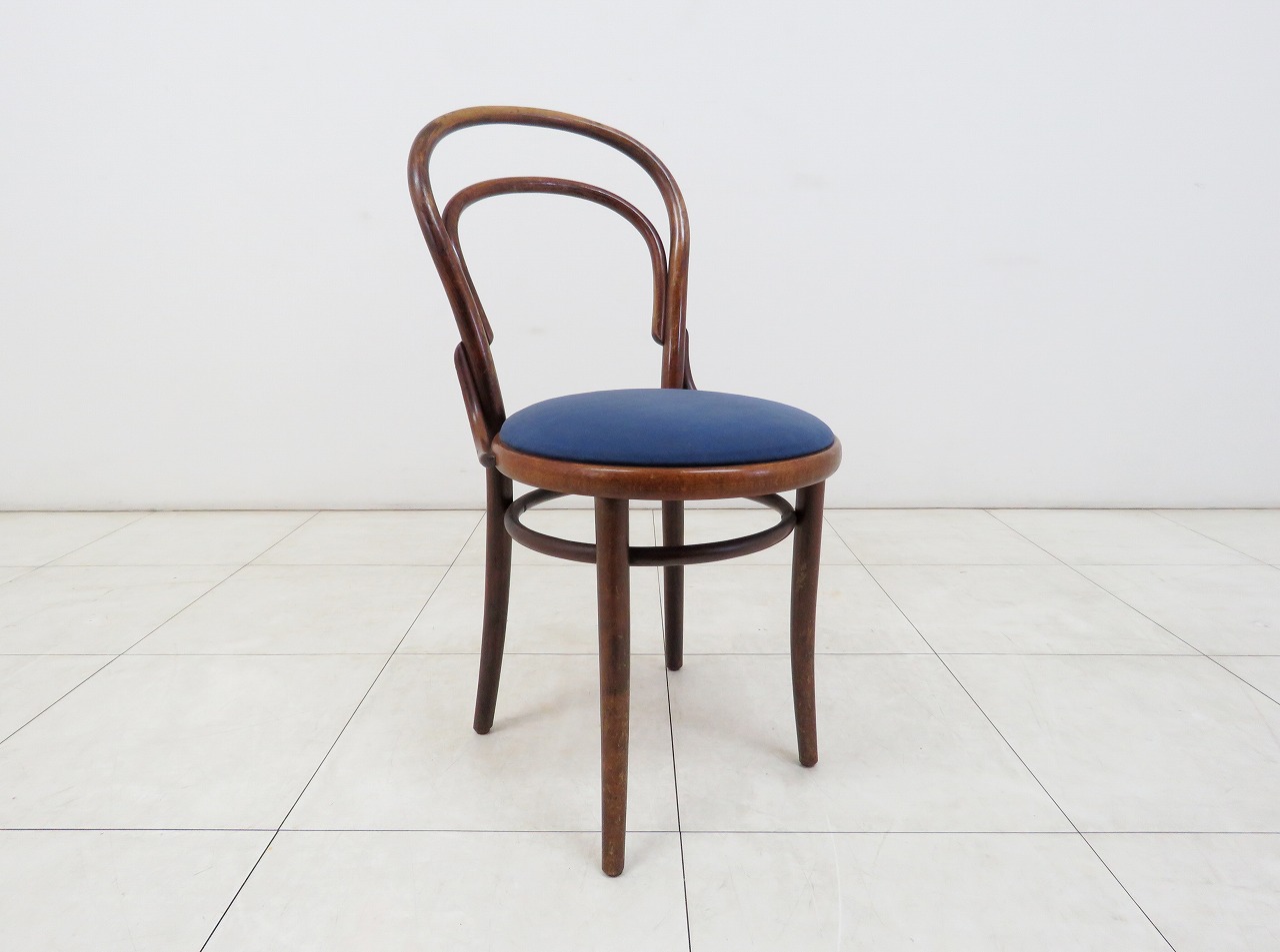 ファイナルバーゲン！ トーネット 曲木 ベントウッドチェア THONET ポーランド製 ベントウッド ダイニングチェア 596 曲木 ポーランド製 - www.moonmile.net